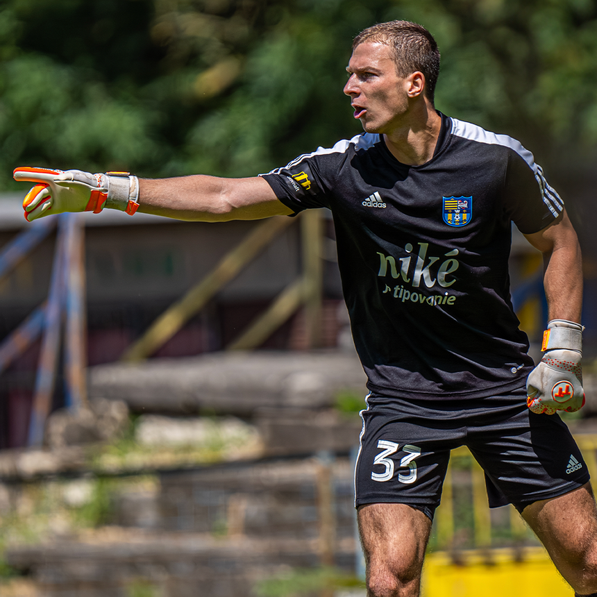 Brankárske rukavice a vybavenie pre brankárov | TTgloves